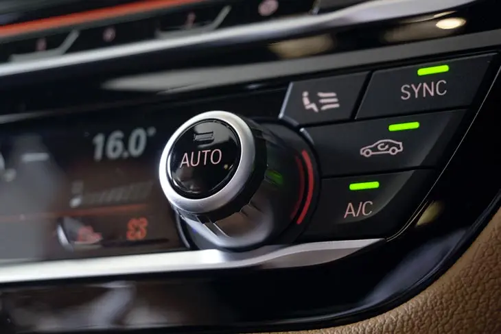 ¿Conoces el botón secreto del coche? Se ahorra mucho combustible – Mis ...